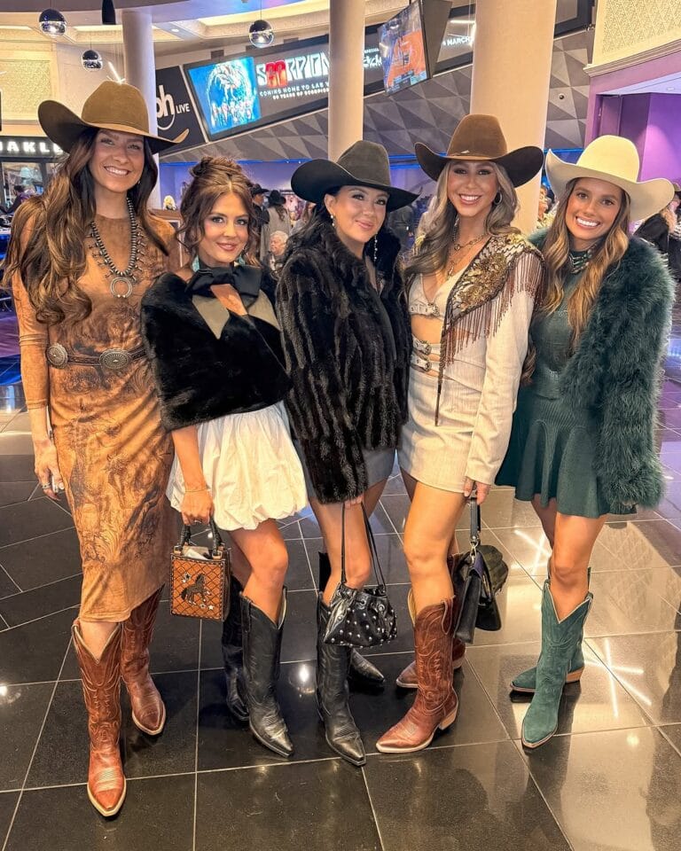 25+ Trendy Rodeo Outfits to Rock the Western Vibe - prettygirlythings.com
