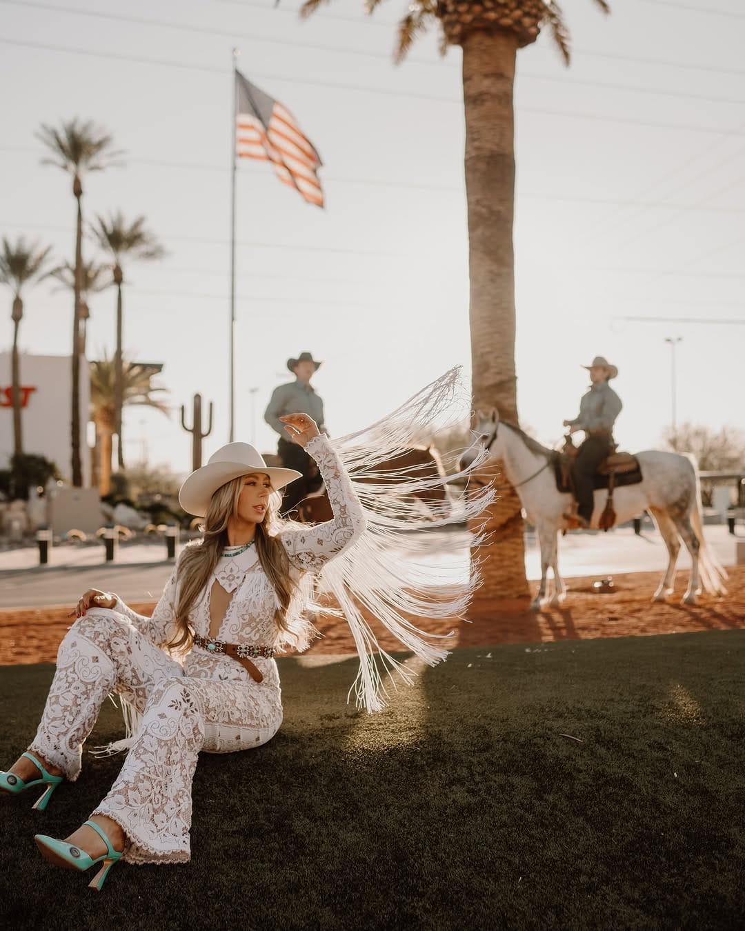 25+ Trendy Rodeo Outfits to Rock the Western Vibe - prettygirlythings.com
