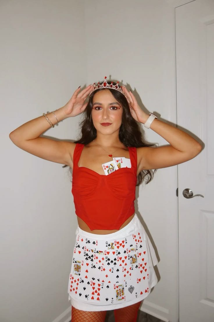 25+ Whimsical Alice in Wonderland Costume Ideas for a Magical ...