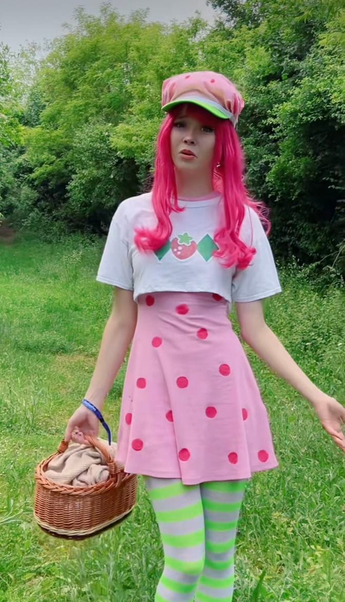 15+ Adorable Strawberry Shortcake Costume Ideas for a Sweet, Nostalgic ...