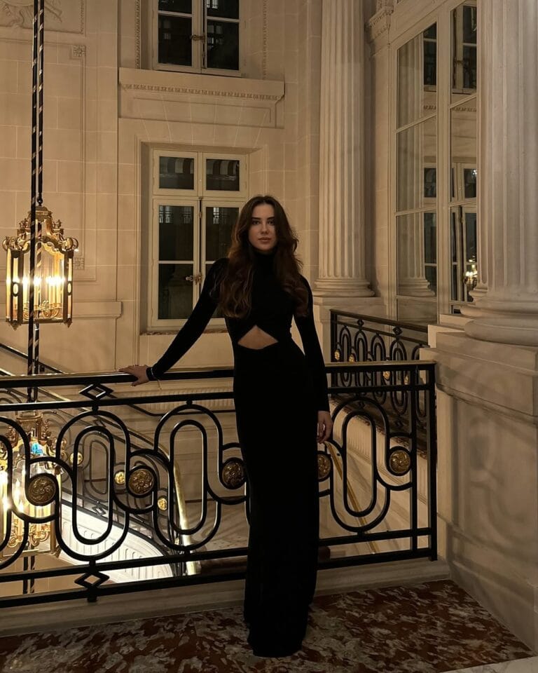 25+ Winter Party Outfits That Are Chic, Cozy & Perfect for Every ...